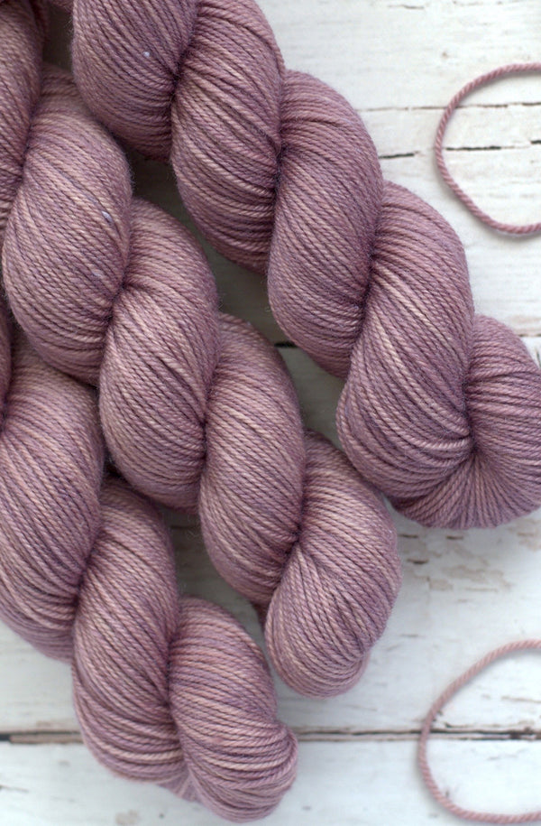 Leizu Fingering - Yarn Folk